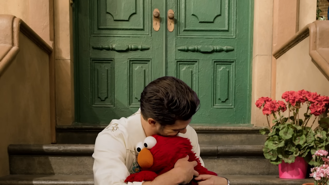 Andrew Garfield Embraces Grief as a Gift in Heartfelt Conversation with ...